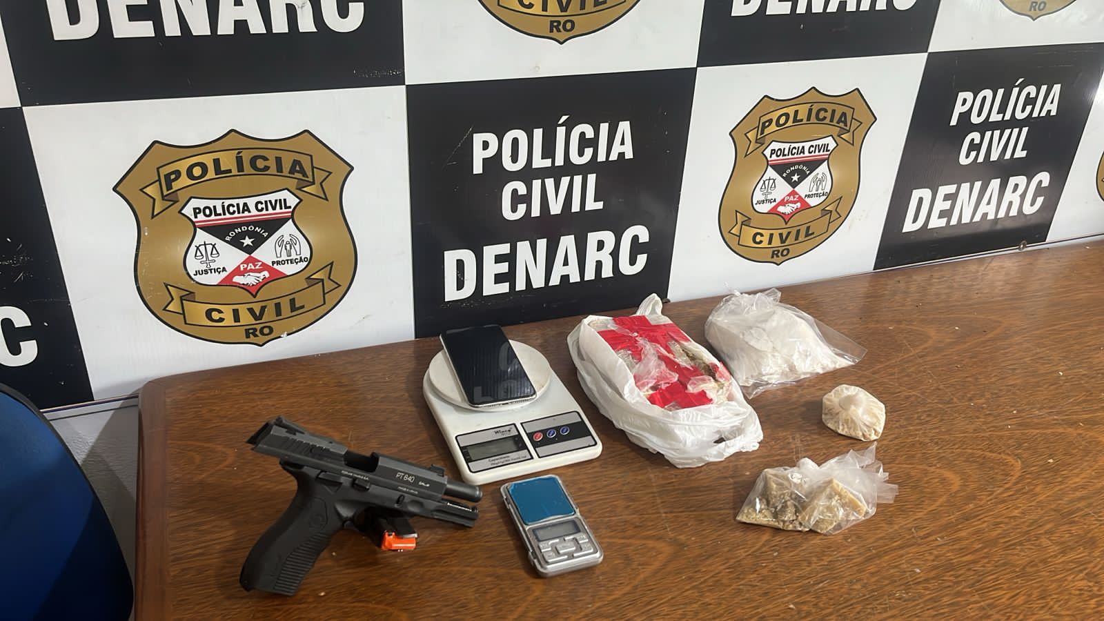 Arma Furtada Da Casa De Policial é Encontrada Pelo Denarc Em Boca De